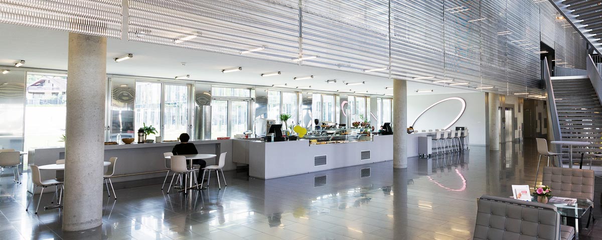 Aménagement d'un réfectoire en Solid Surface - Roche Diagnostics - V ...